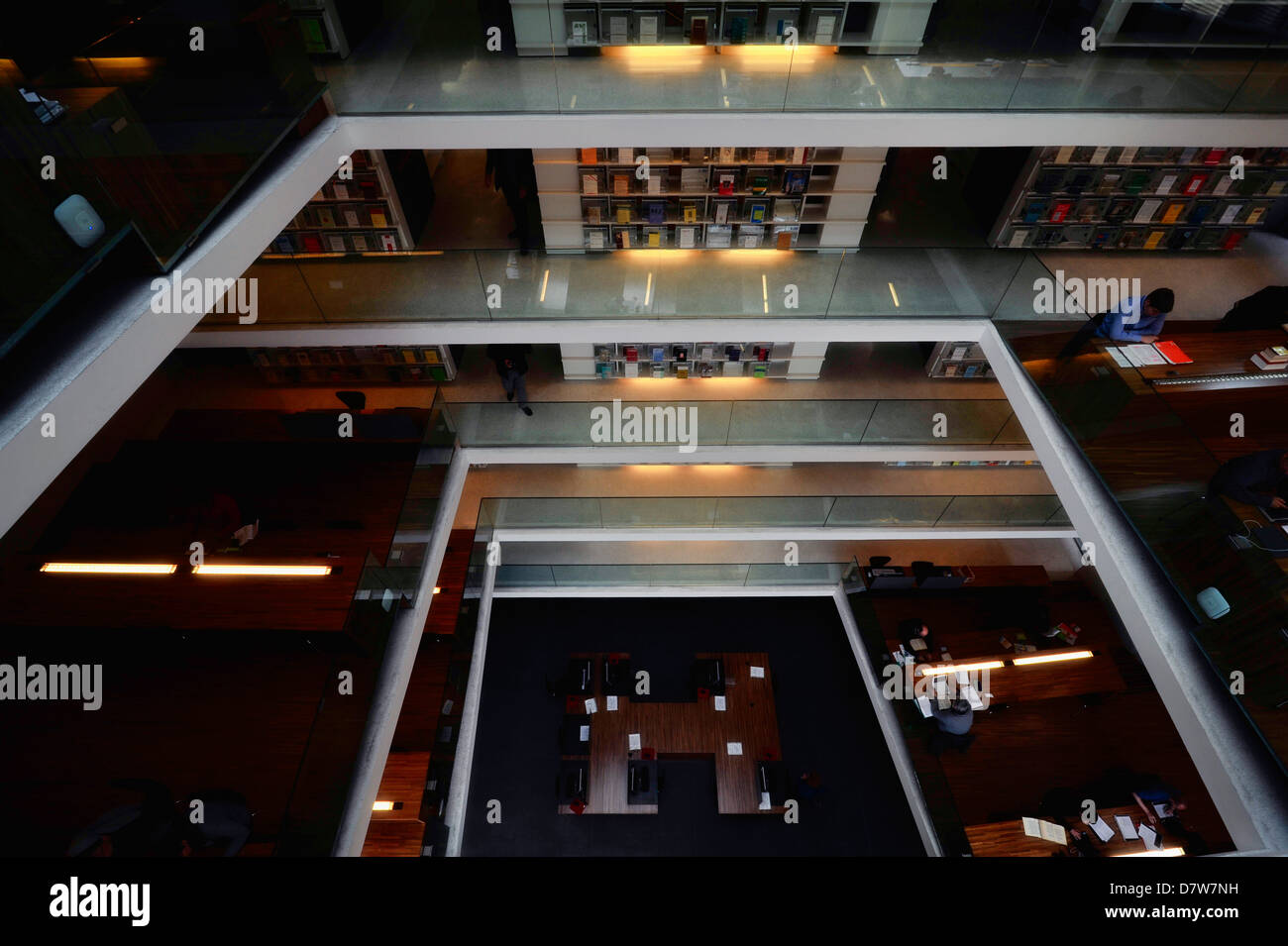 The splendid Reading Room of the Pontificial Lateran University in Rome ...