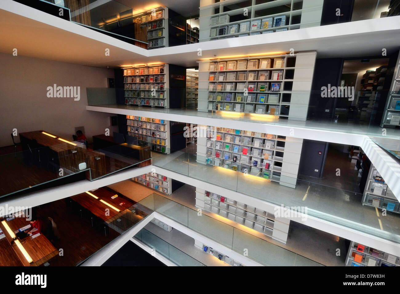 The splendid Reading Room of the Pontificial Lateran University in Rome ...