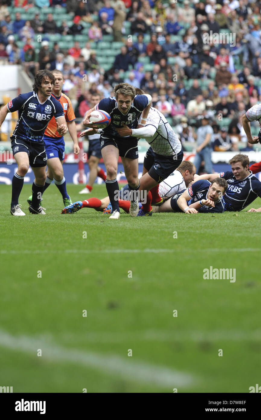 Alex Glashan (Back, Scotland) makes a break with the ball from a ruck ...