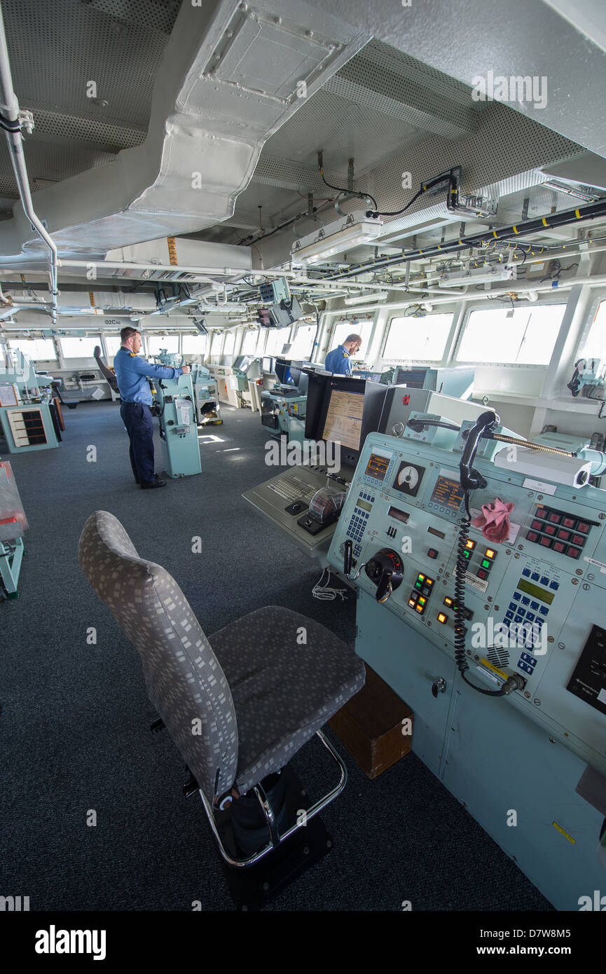 On the bridge of HMS Bulwark, Royal navy Assault Ship Stock Photo - Alamy