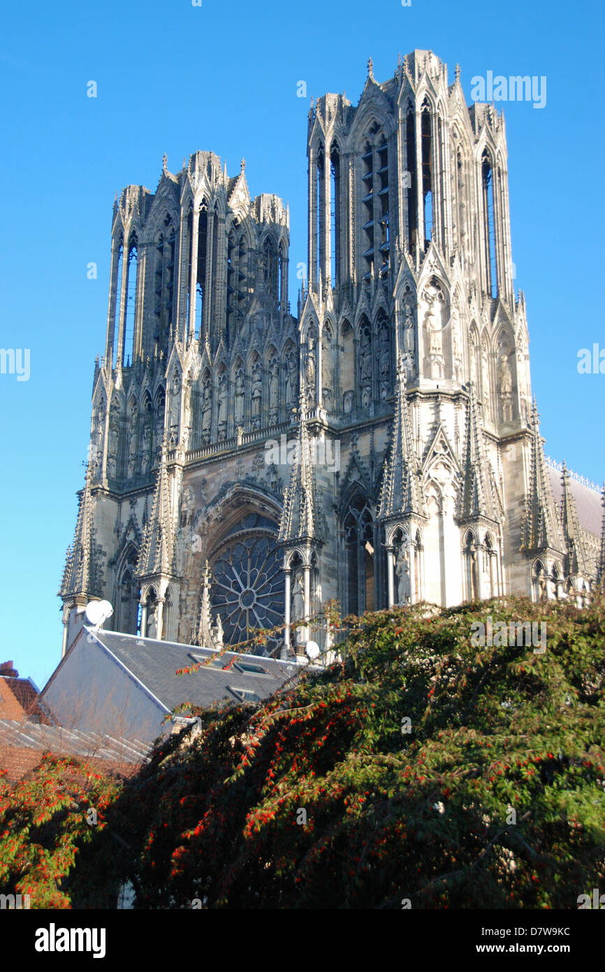 Reims Cathedral Facade Stock Photos & Reims Cathedral Facade Stock ...