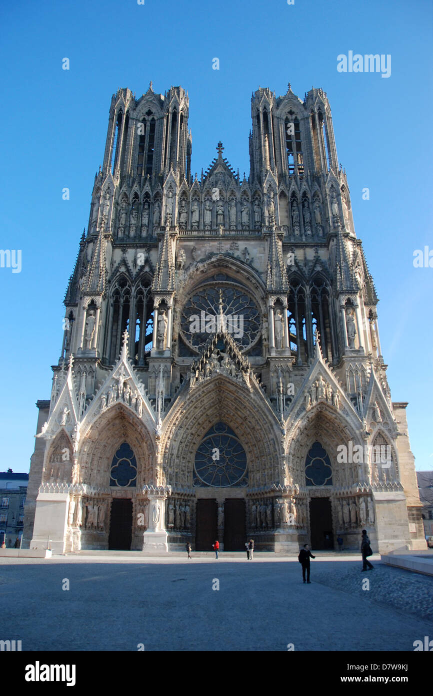 Exterior of Reims cathedral, France Stock Photo - Alamy