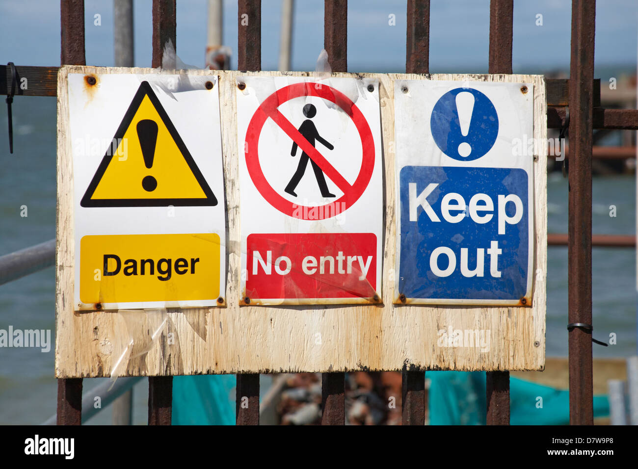 Danger, No Entry and Keep Out signs at Colwell Bay, Isle of Wight ...