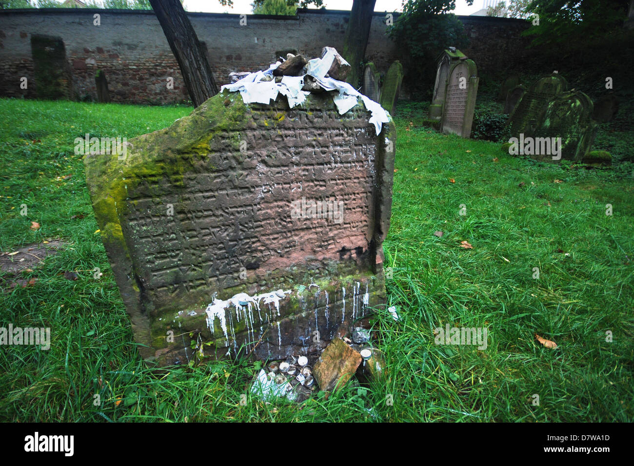 Prayers and stones on a Jewish sage's grave in Germany Stock Photo - Alamy