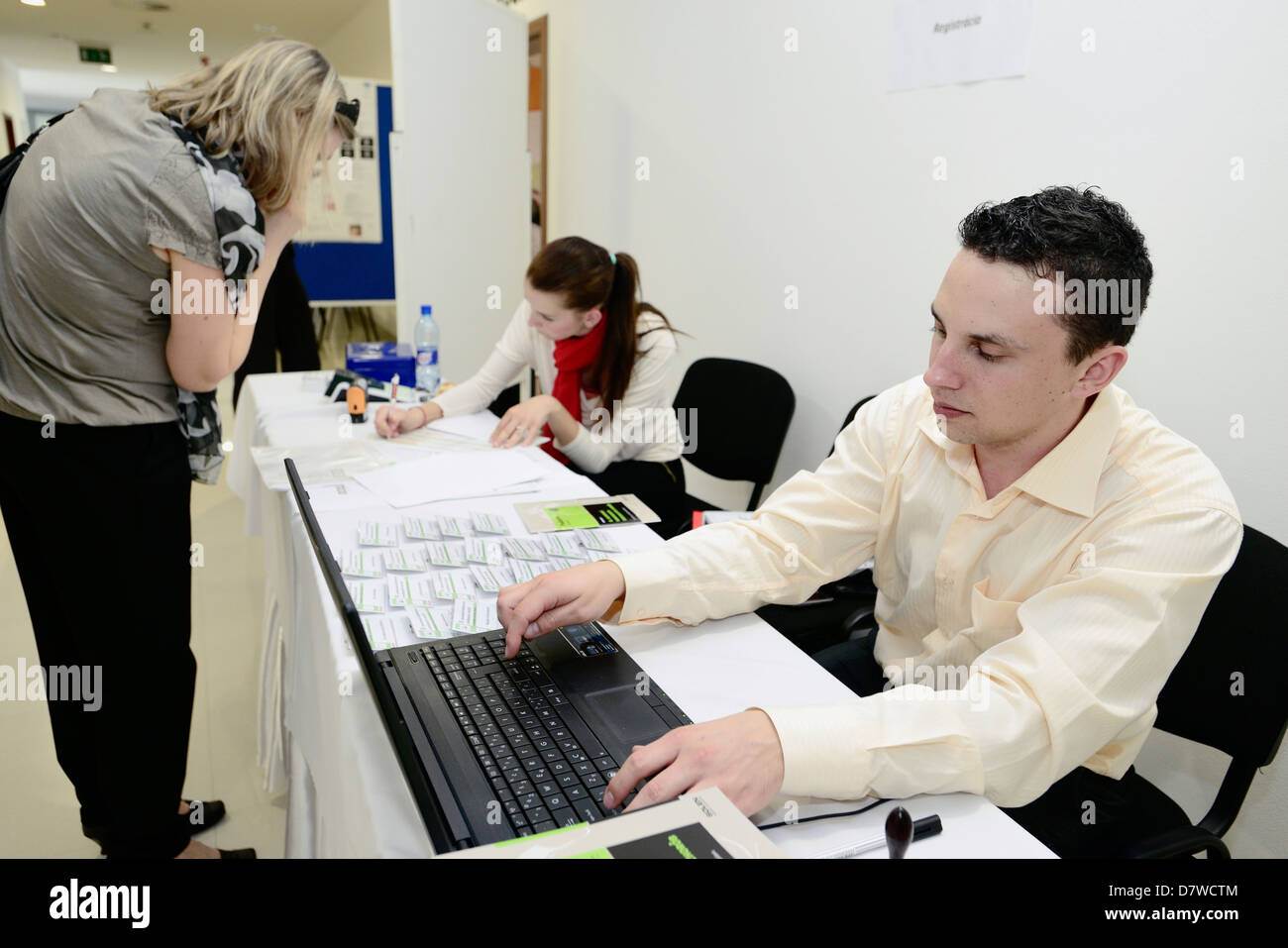Registration desk hi-res stock photography and images - Alamy