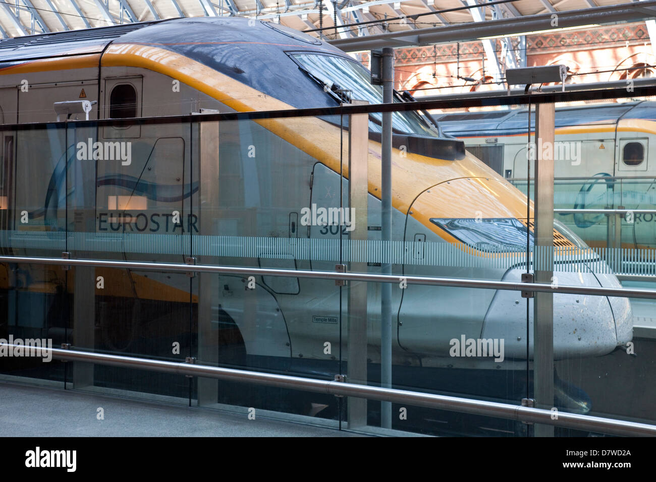 Eurostar train interior hi-res stock photography and images - Alamy