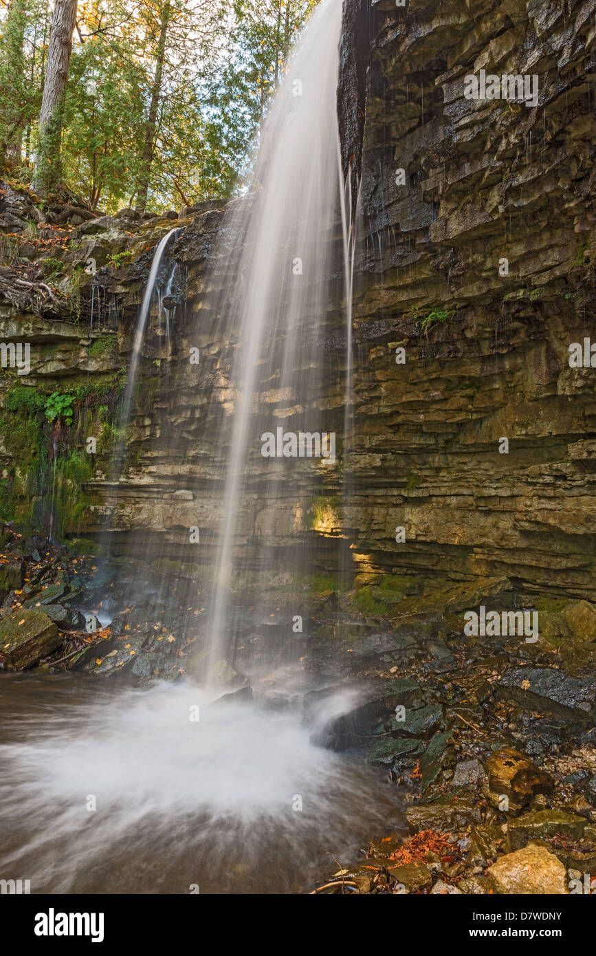 Sixteen Mile Creek forms Ten meters waterfall called Hilton Falls ...