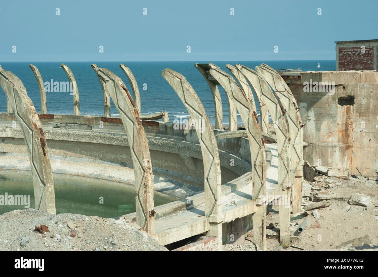 Concrete posts coastline hi-res stock photography and images - Alamy