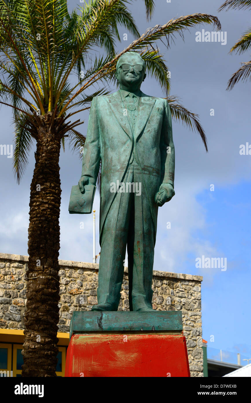 Statue Efrain Jonckheer Prime Minister Willemstad Curacao Curaҫao Dutch ...