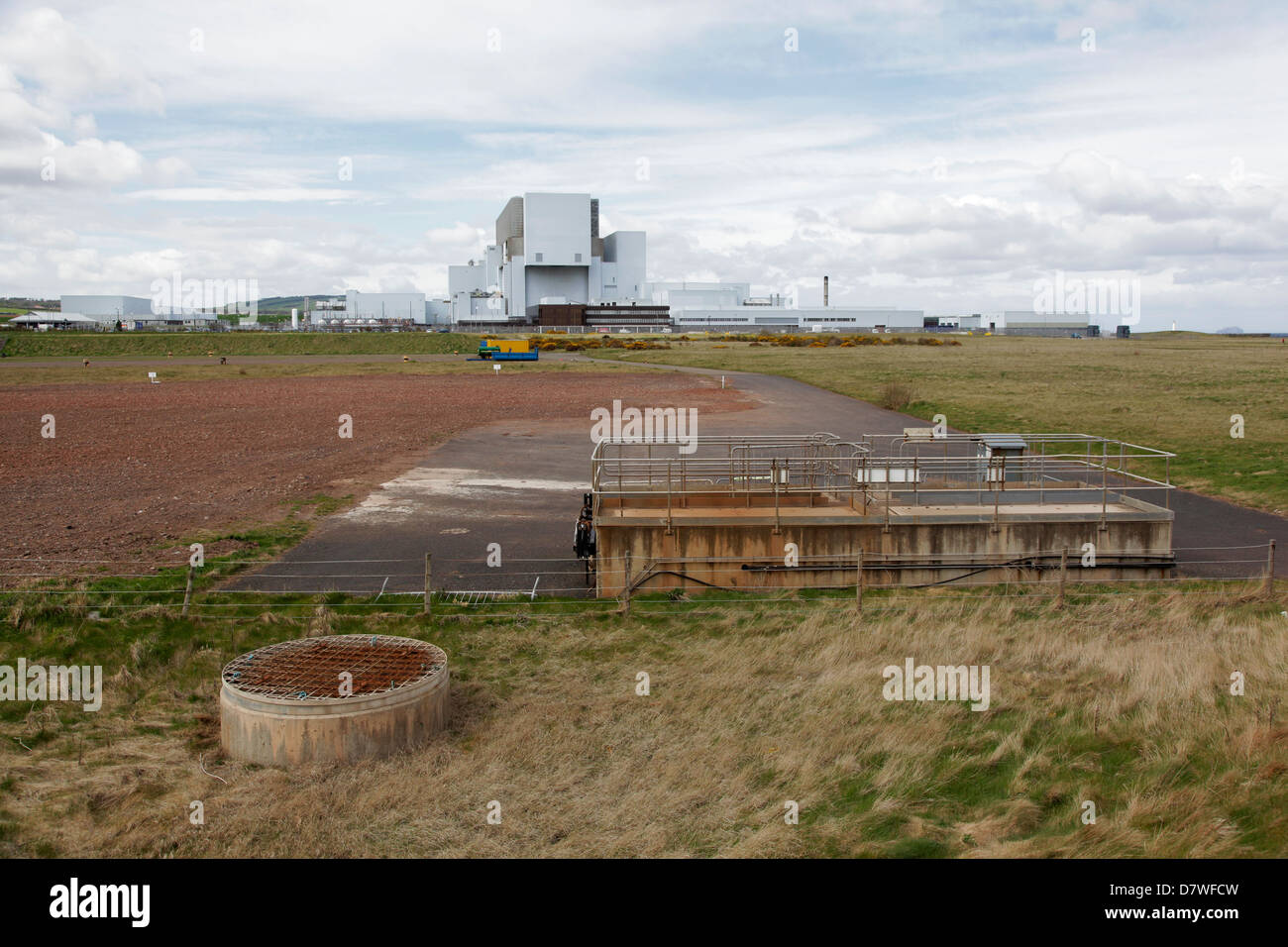 Torness nuclear reactor hi-res stock photography and images - Alamy