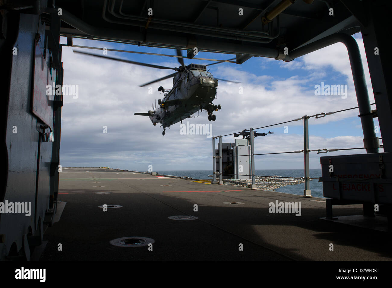 Royal Navy Mk4 Sea King of 845 Naval Air Squadron landing on Assault ...