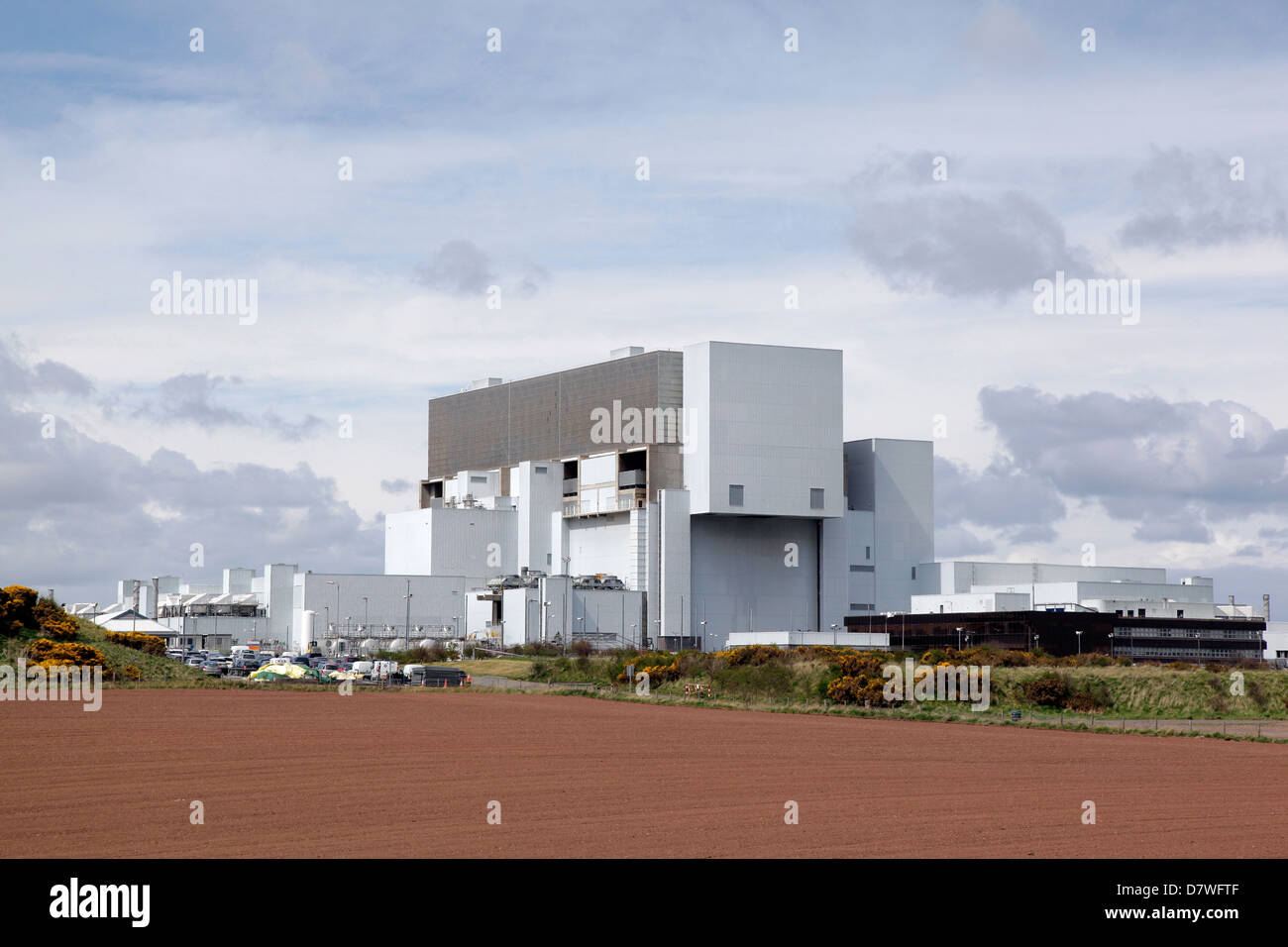 Torness nuclear power station near hi-res stock photography and images ...