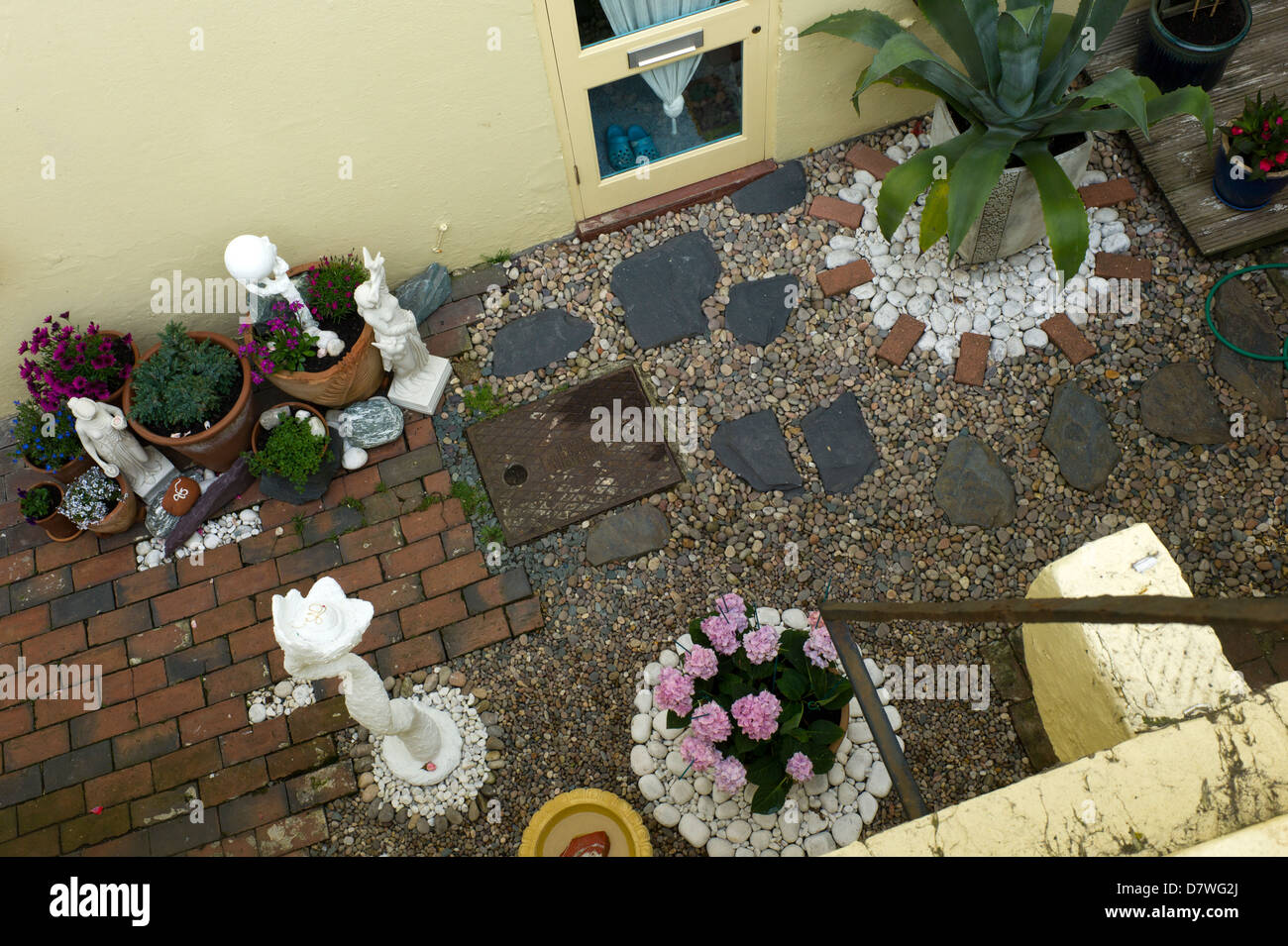 Basement garden hi-res stock photography and images - Alamy