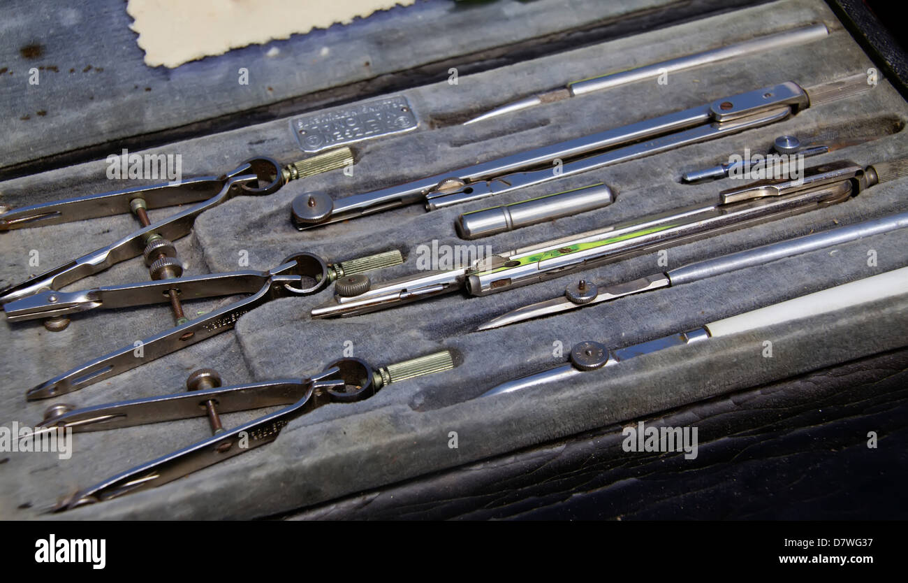 Old compass tool drawing vintage hi-res stock photography and images ...