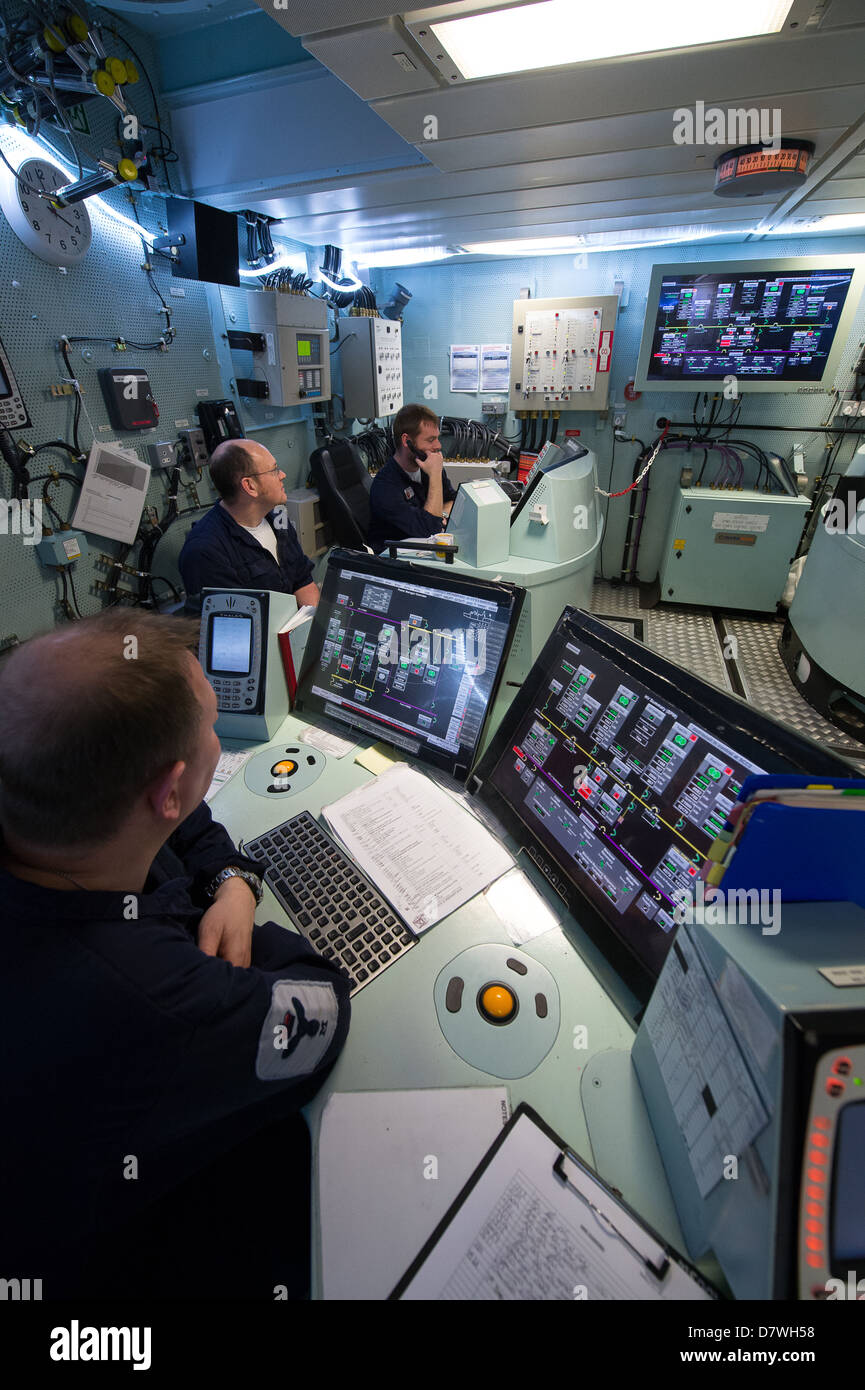 The Ships Control Center (SCC) on board the Royal Navy Type 45 ...
