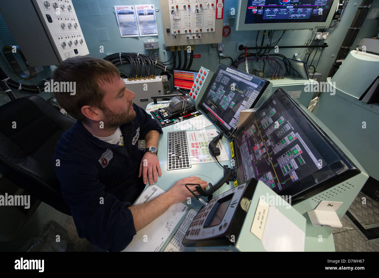 Navy control center hi-res stock photography and images - Alamy