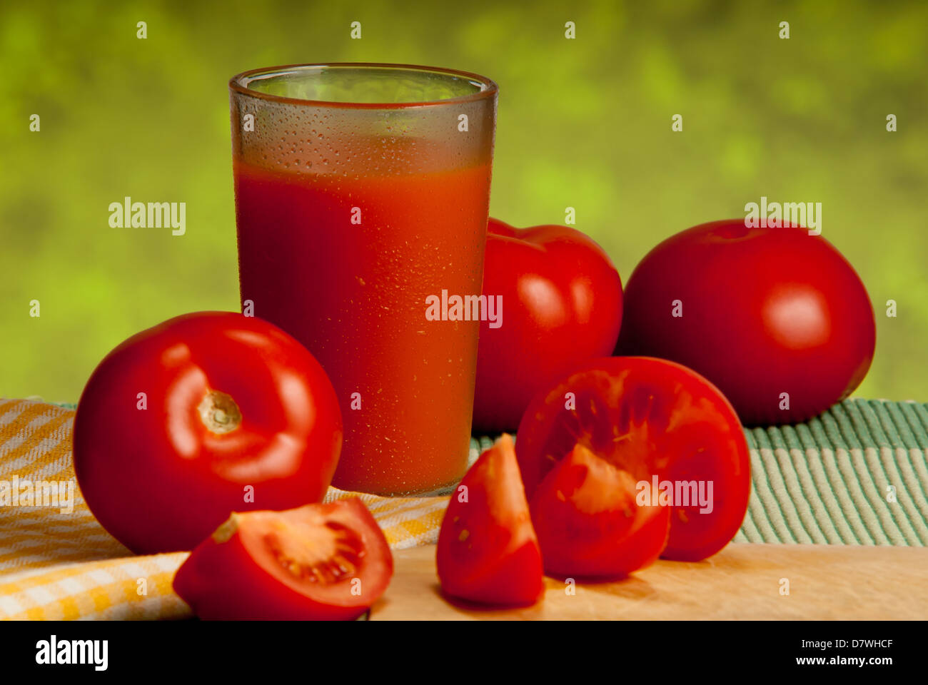 Tumbler tomatoes hi-res stock photography and images - Alamy