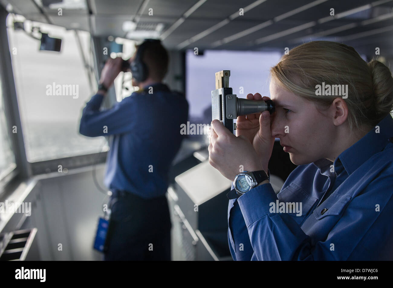 Bridge destroyer hi-res stock photography and images - Alamy