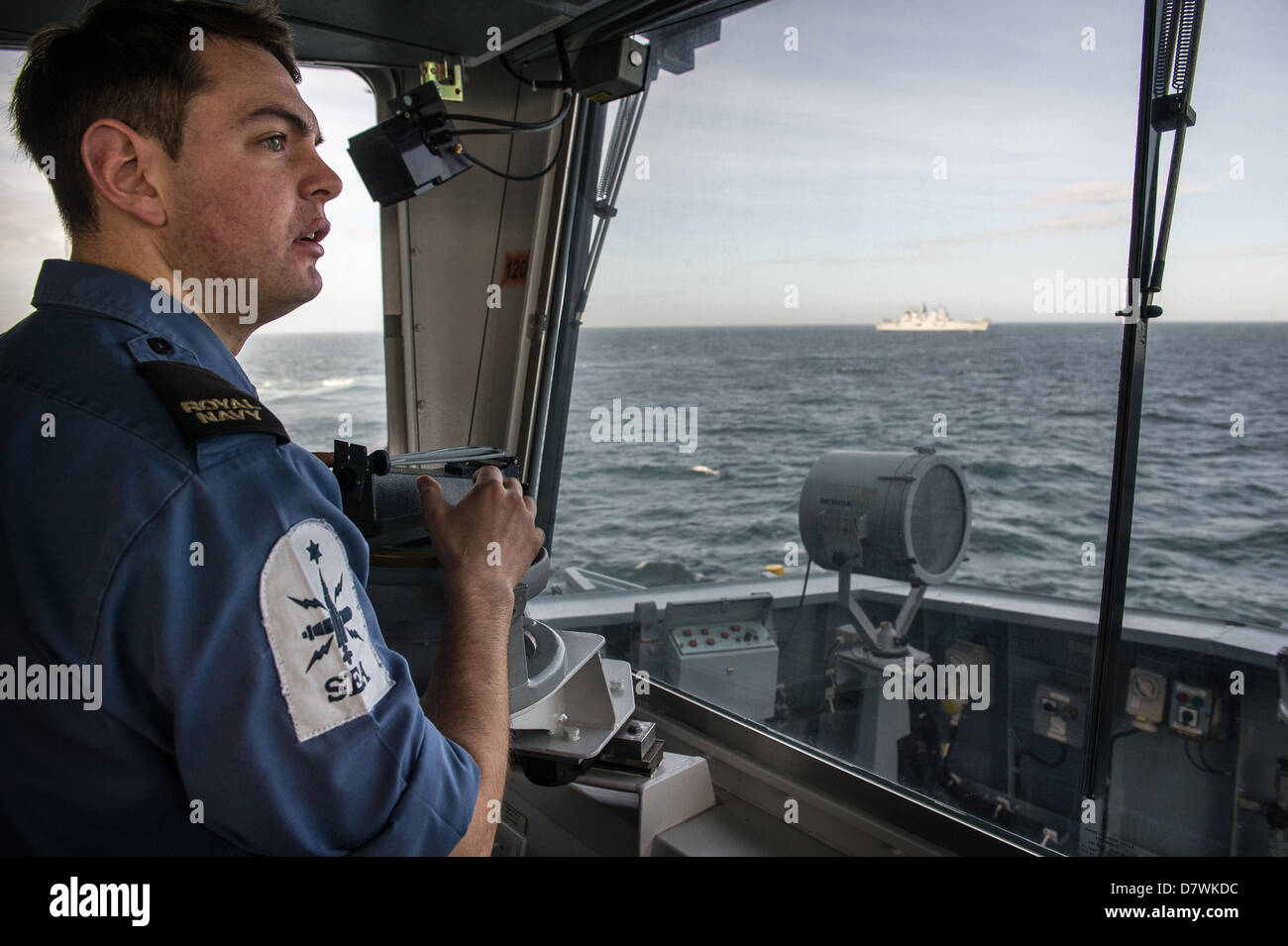 Royal navy destroyer hi-res stock photography and images - Alamy