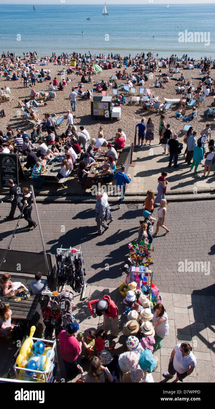 Bank Holiday crowds, beach and promenade, Brighton, UK Stock Photo - Alamy