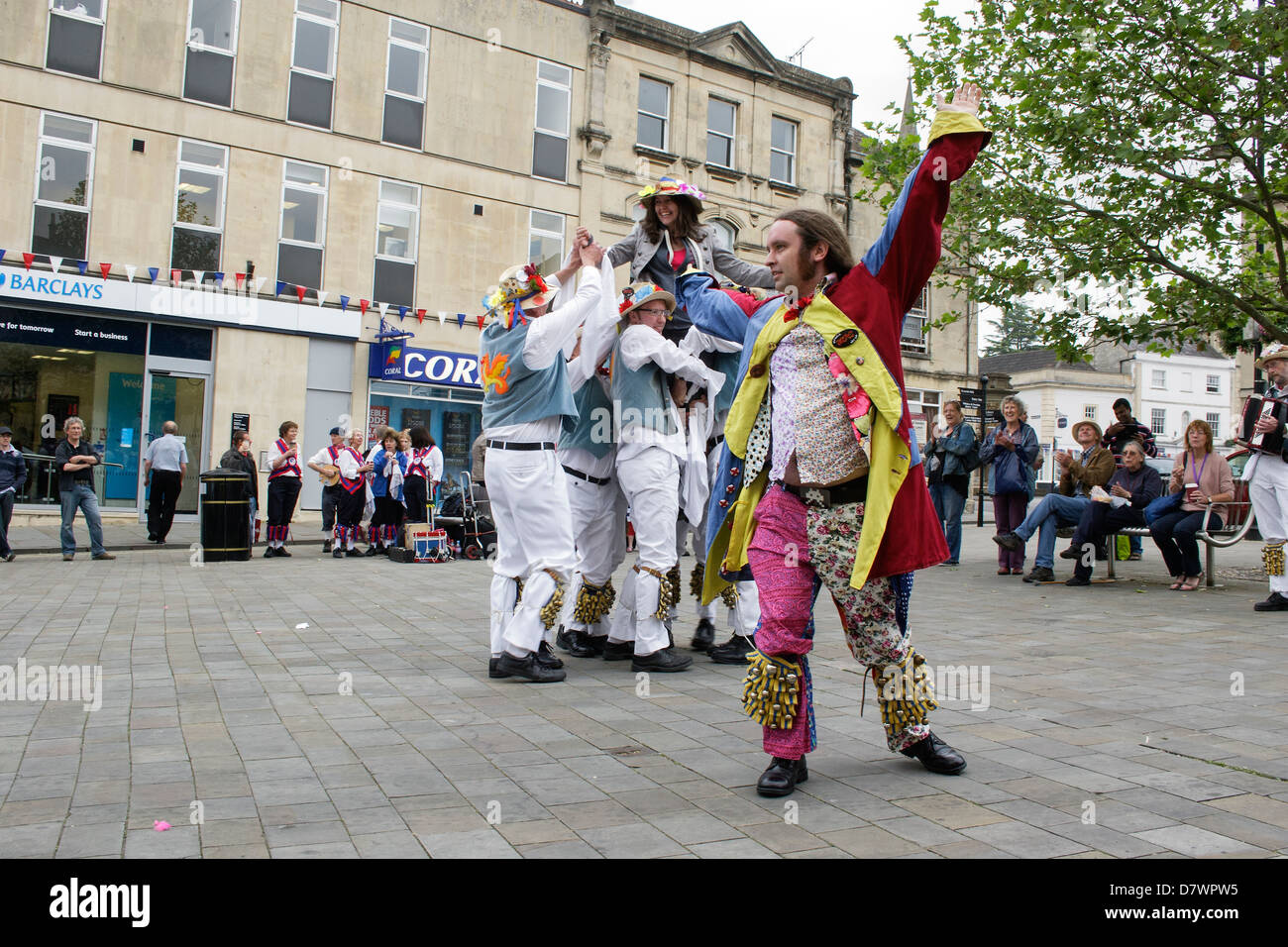 Morris dancing festival hi-res stock photography and images - Alamy