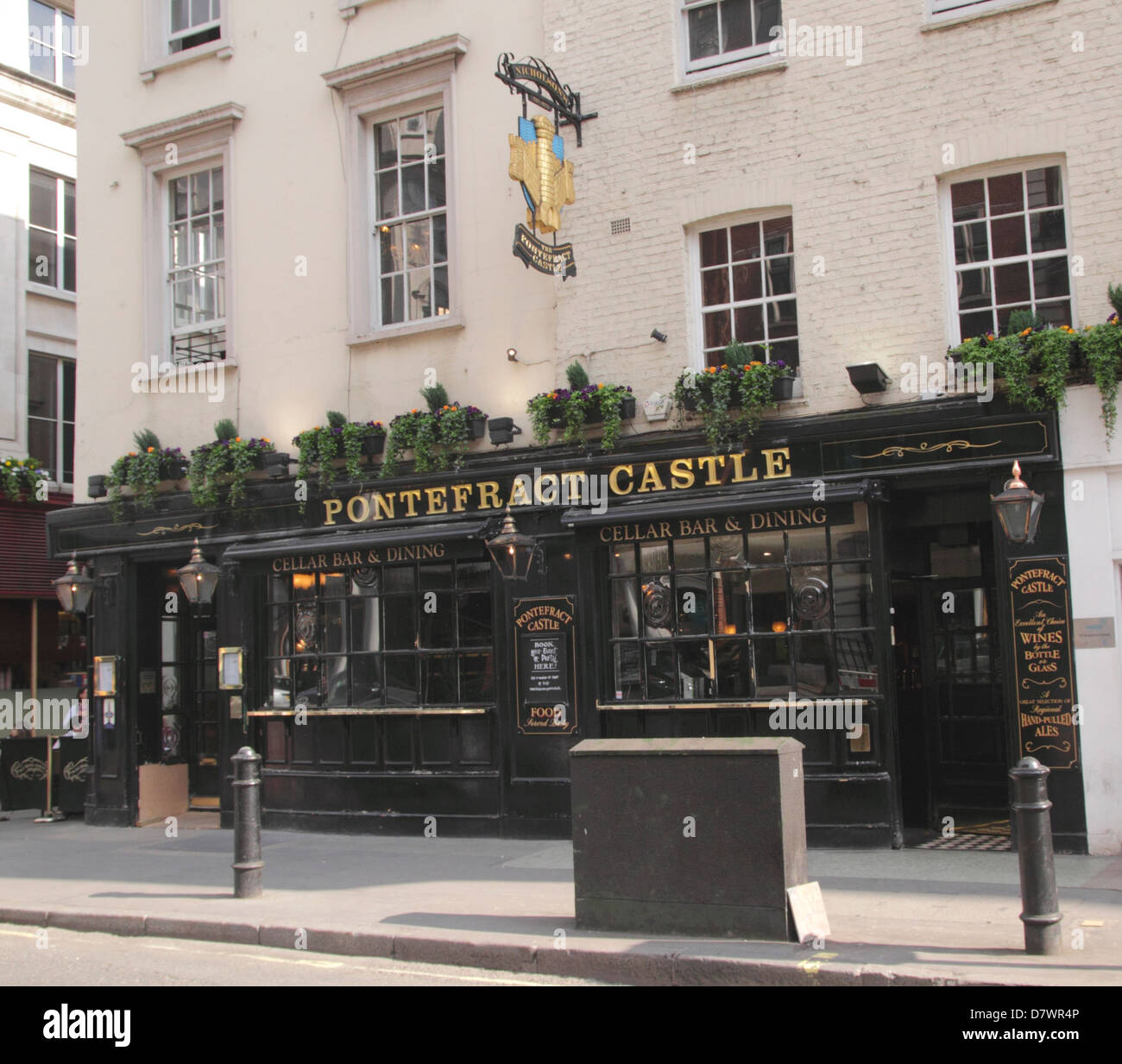 The Pontefract Castle Pub Wigmore Street London Stock Photo - Alamy