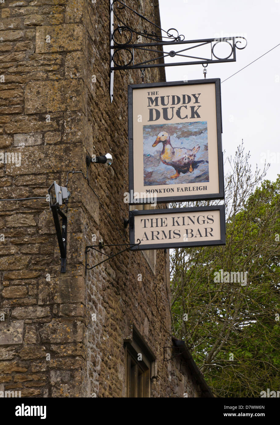 The Muddy Duck Pub, formerly the Kings Arms Monkton Farleigh Wiltshire ...