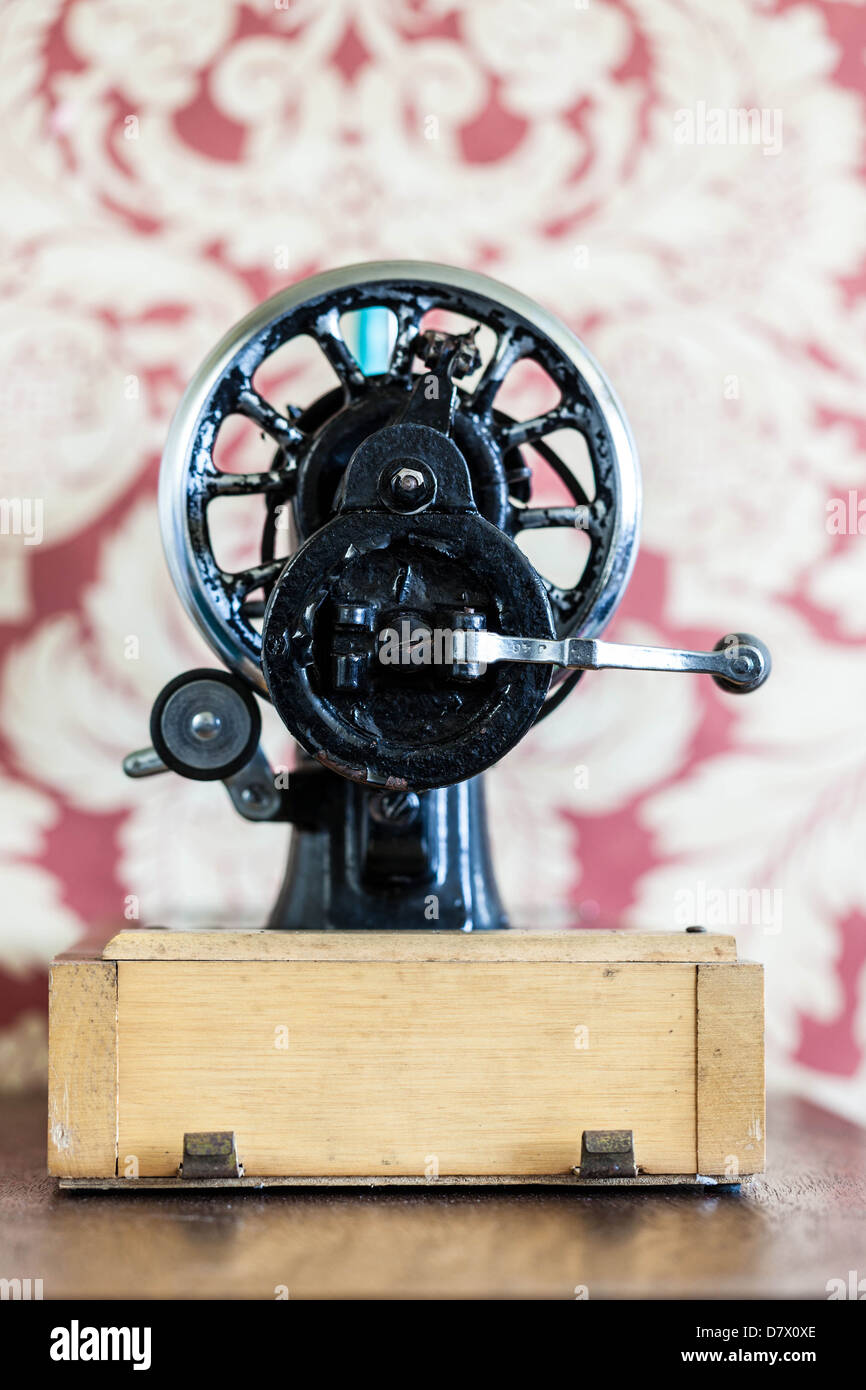 Old sewing machine Stock Photo - Alamy
