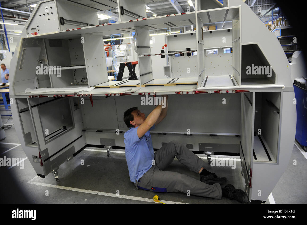 Zodiac - Driessen Aerospace CZ open new plant in Plzen, Czech Republic ...
