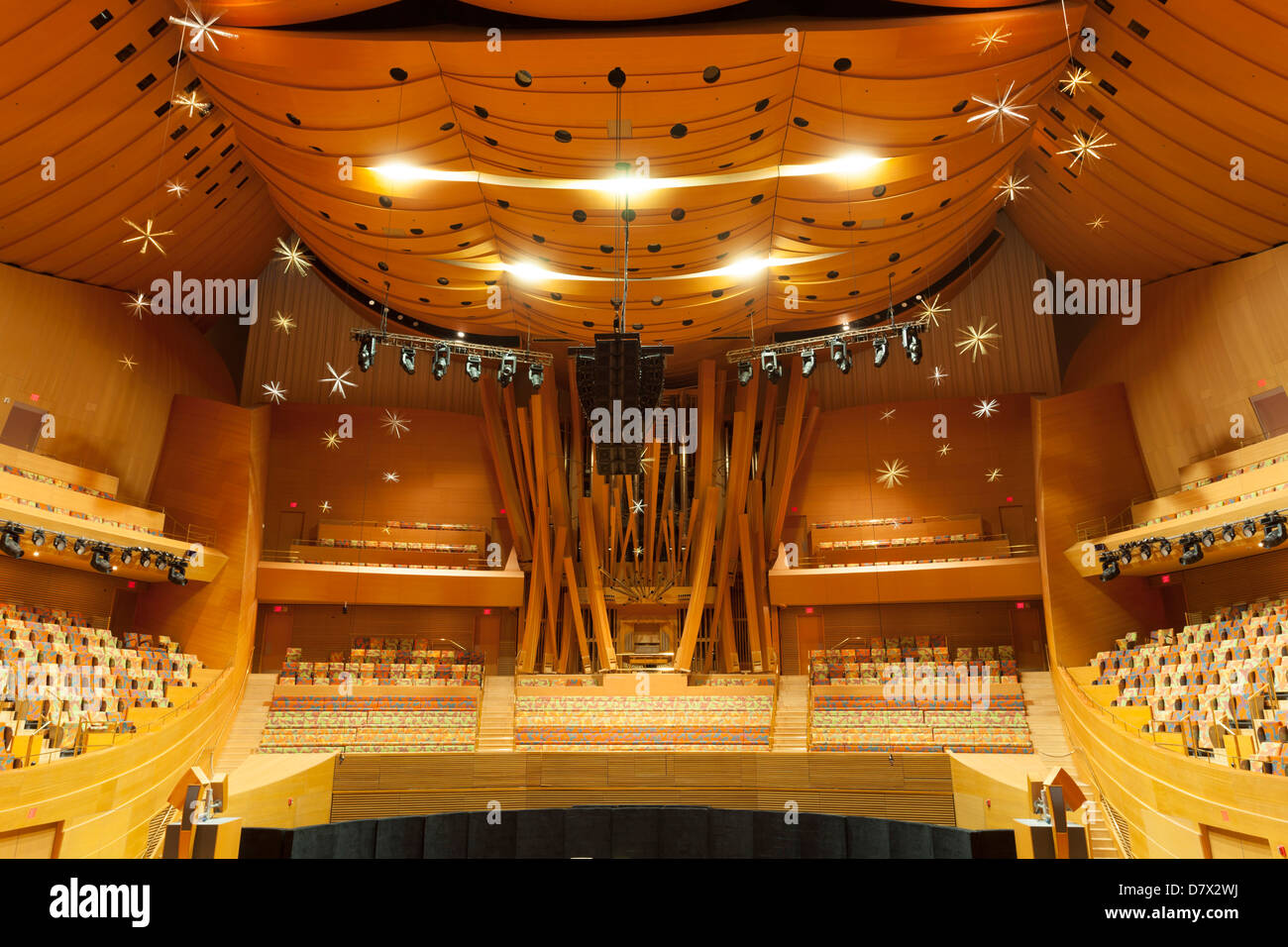 Walt Disney Concert Hall Stock Photo - Alamy
