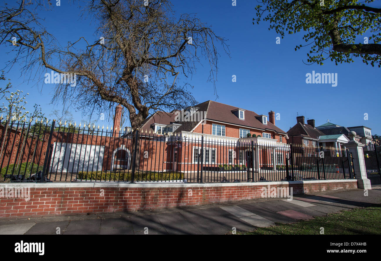 The bishops avenue hi-res stock photography and images - Alamy