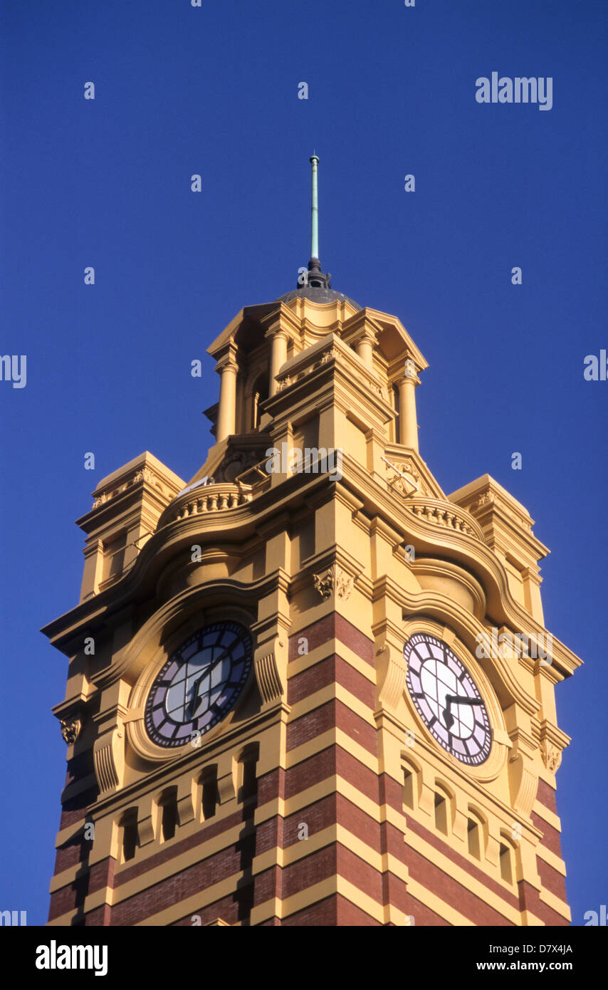 Australia, Victoria, Melbourne, Flinders Street Station clock tower ...