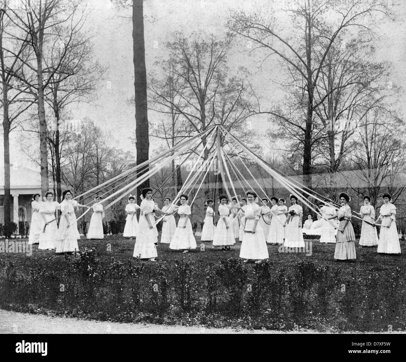 May pole dance hi-res stock photography and images - Alamy