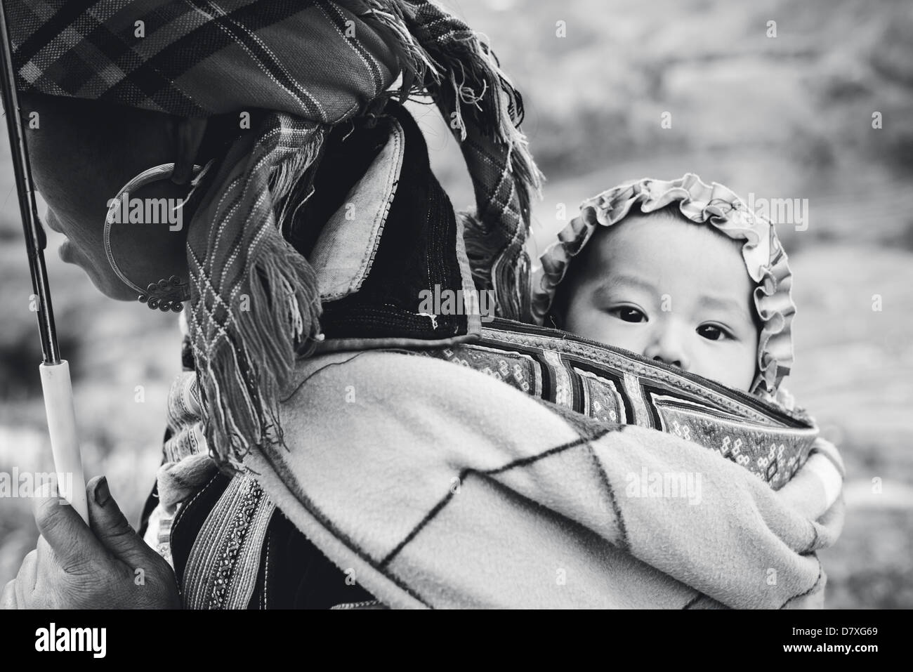 Mother and her child, Hmong village, Sapa, Vietnam Stock Photo - Alamy
