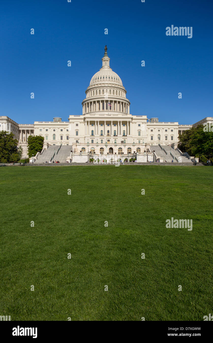 Lawn capitol building hi-res stock photography and images - Alamy