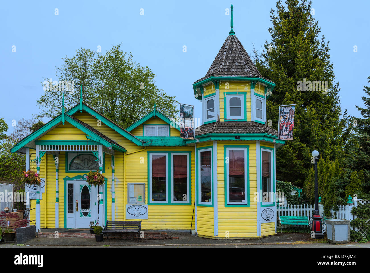 Twisted sisters tea room hi-res stock photography and images - Alamy