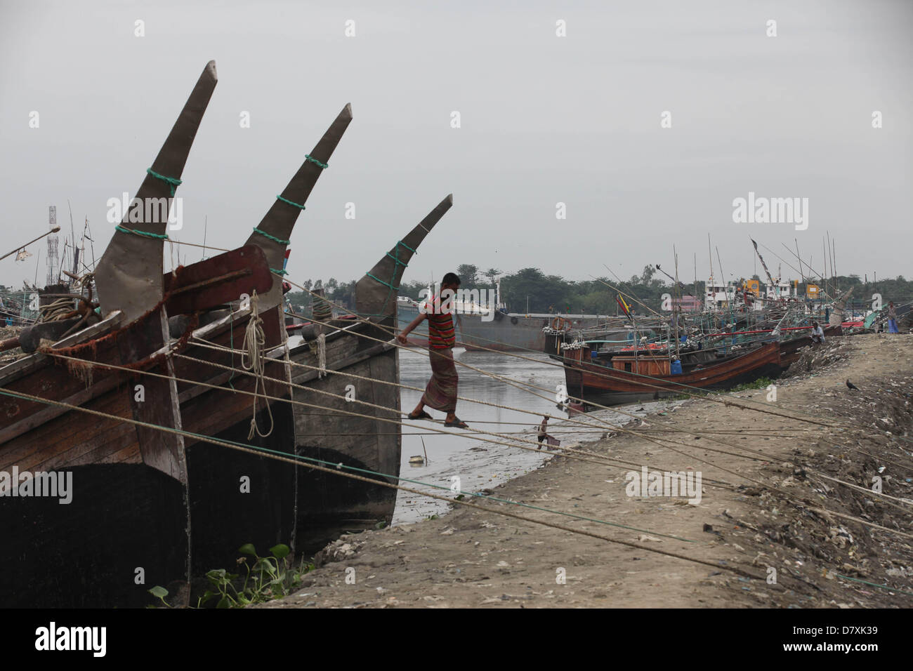 Cyclone mahasen bangladesh hi-res stock photography and images - Alamy