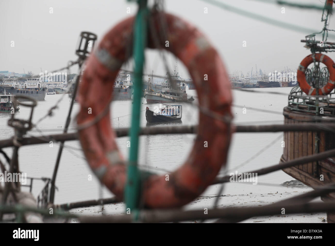 Cyclone mahasen bangladesh hi-res stock photography and images - Alamy