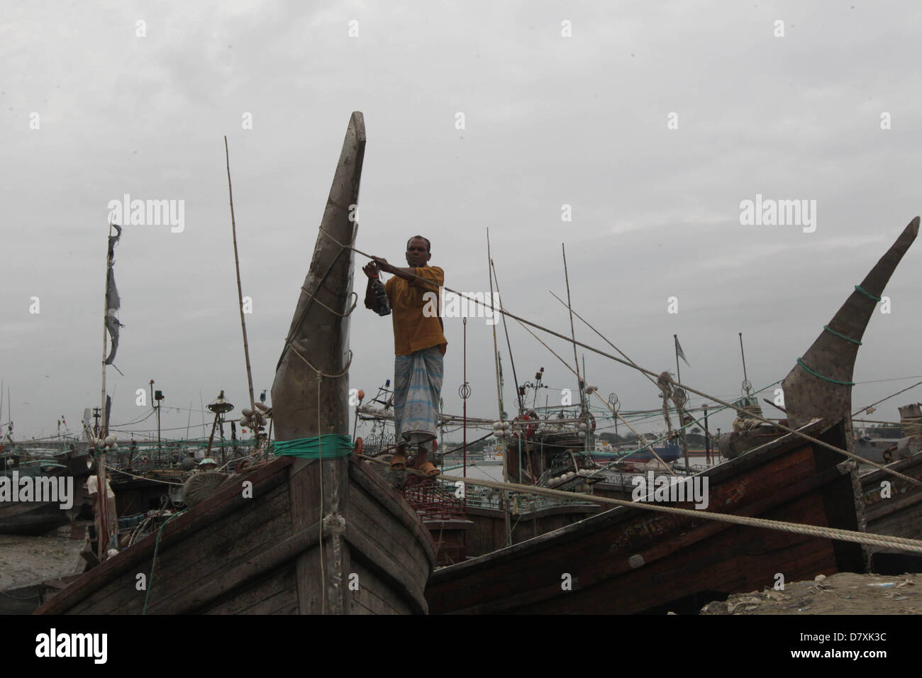 Cyclone mahasen bangladesh hi-res stock photography and images - Alamy