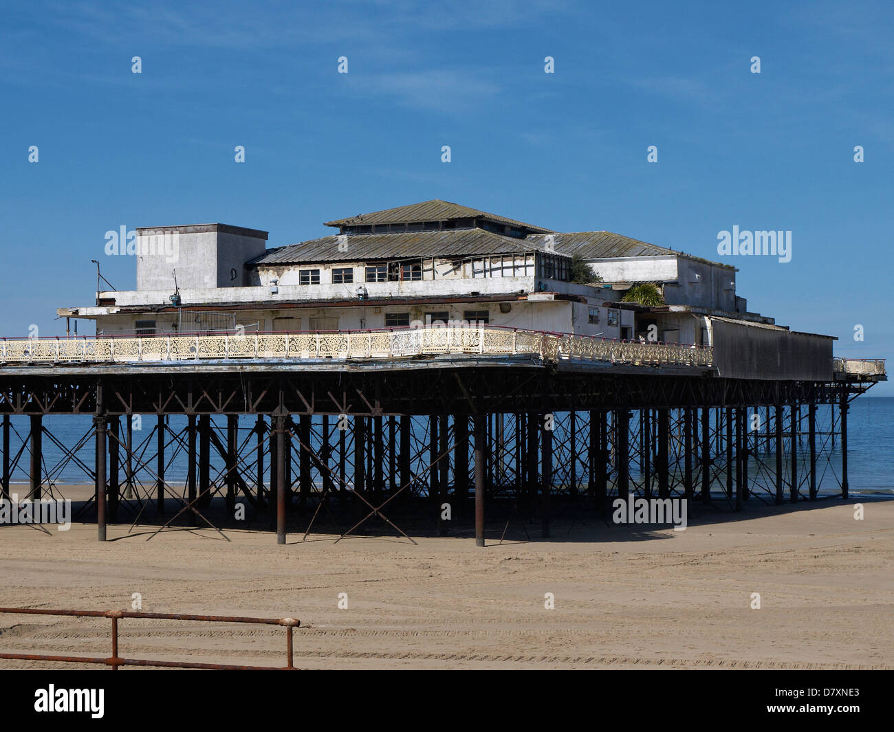 Victoria pier hi-res stock photography and images - Alamy