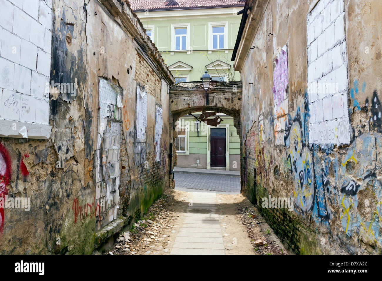 Slum graffiti hi-res stock photography and images - Alamy