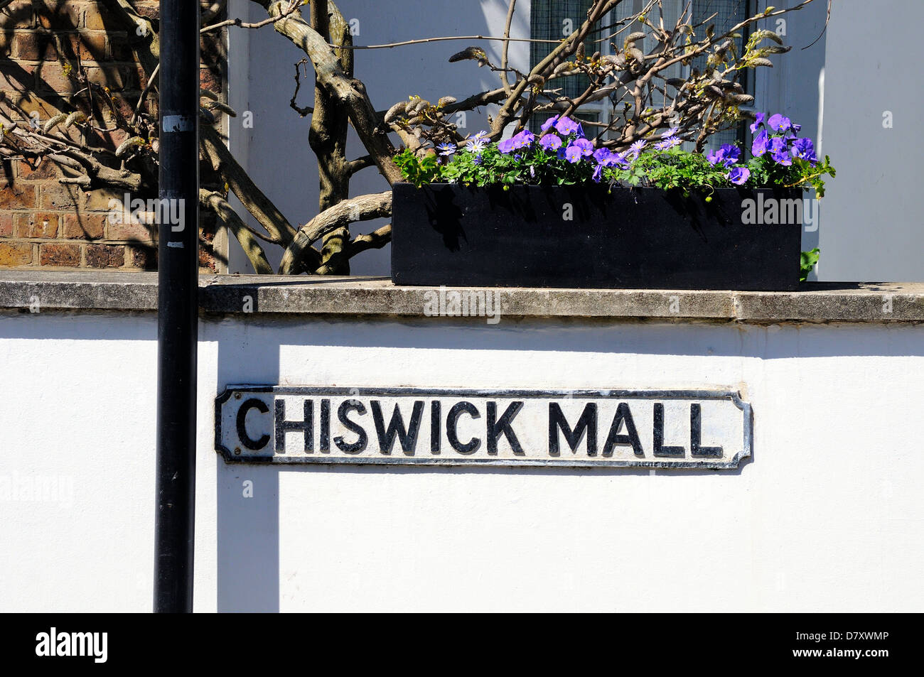 Close up of street sign for Chiswick Mall West London Stock Photo - Alamy