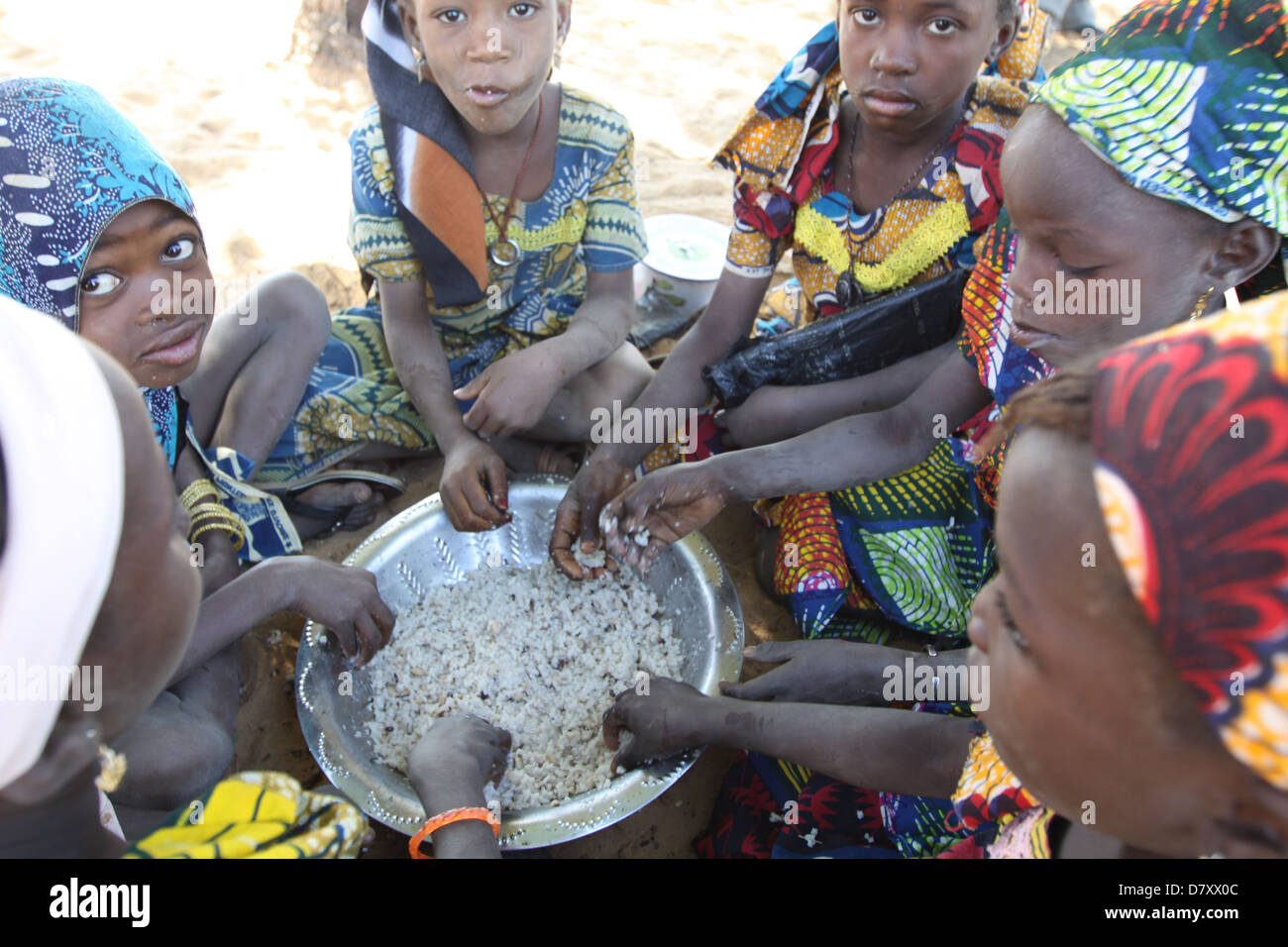 Famine africa sahara hi-res stock photography and images - Alamy
