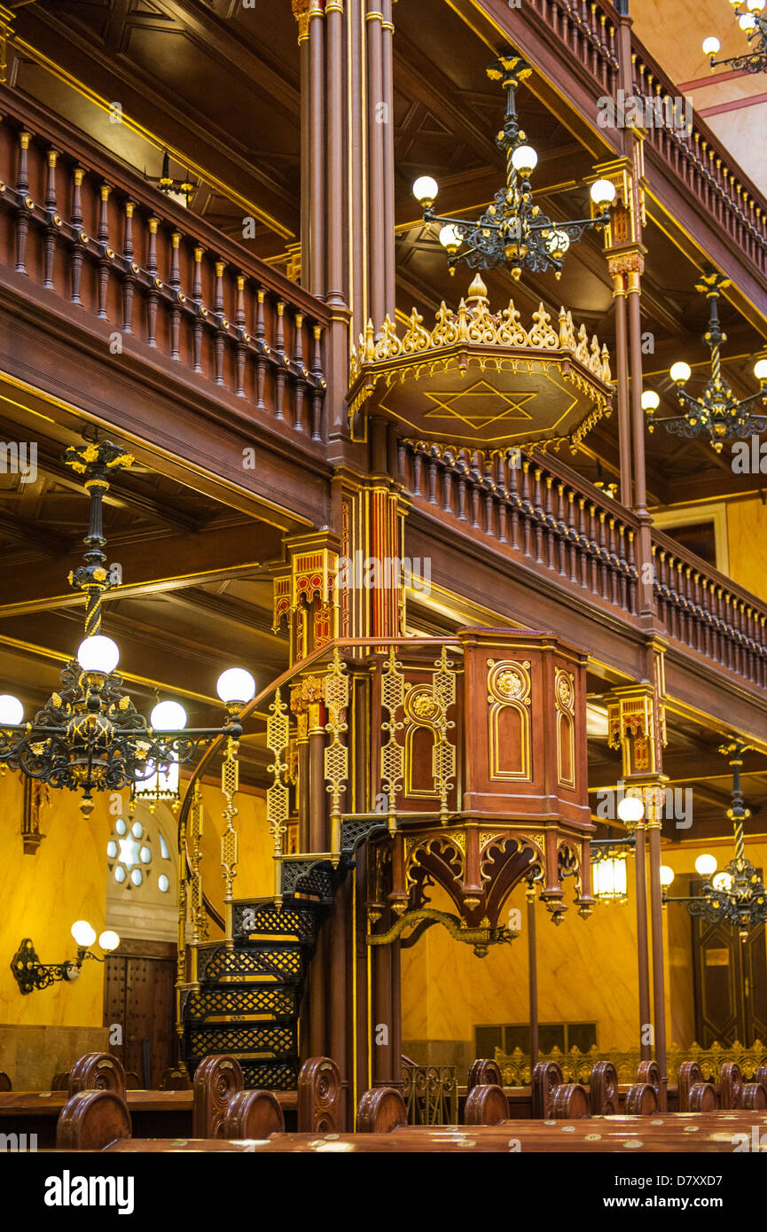 Great synagogue zsinagoga hi-res stock photography and images - Alamy