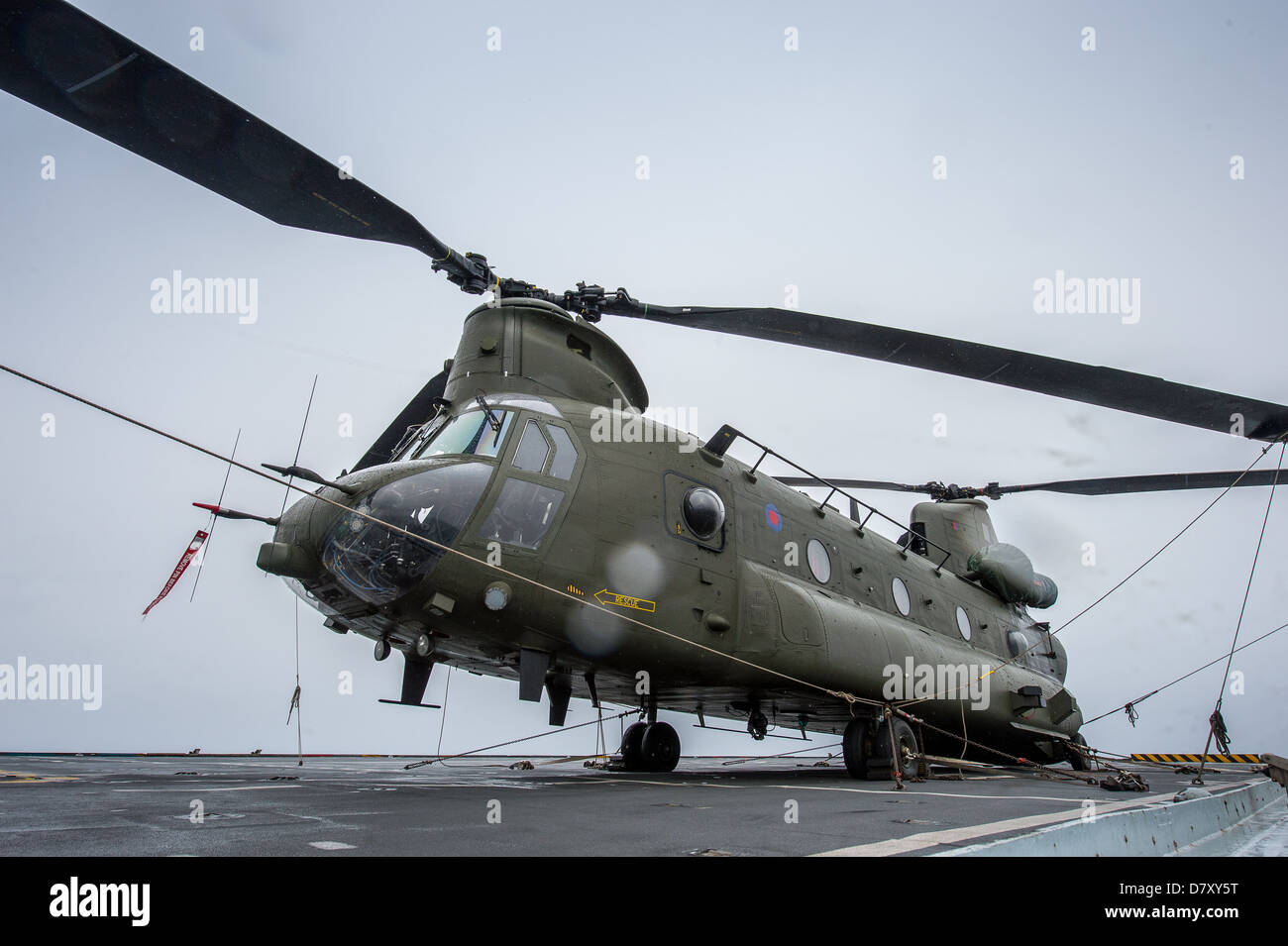 Royal navy crewmen at work hi-res stock photography and images - Alamy