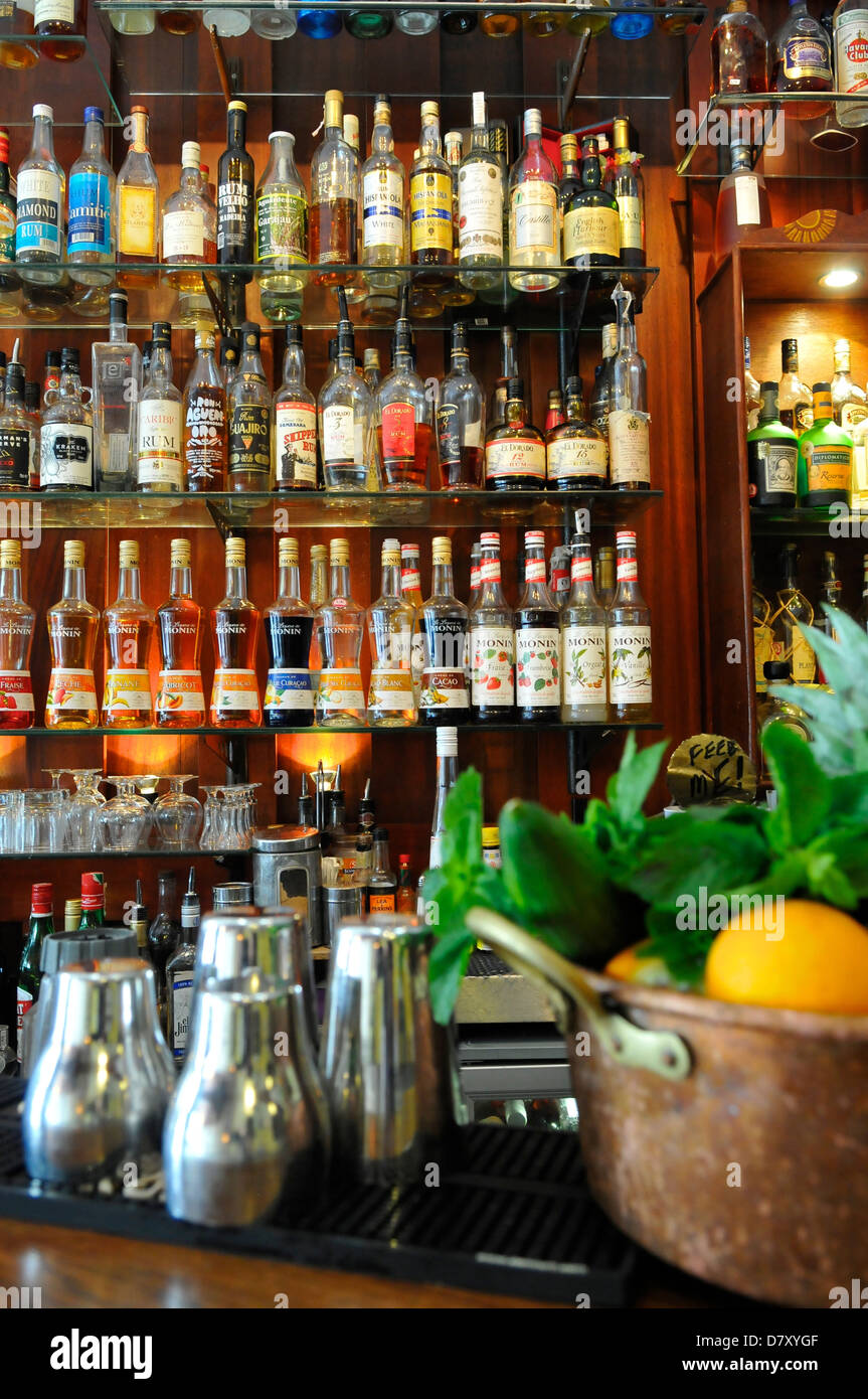 Rum shack hi-res stock photography and images - Alamy