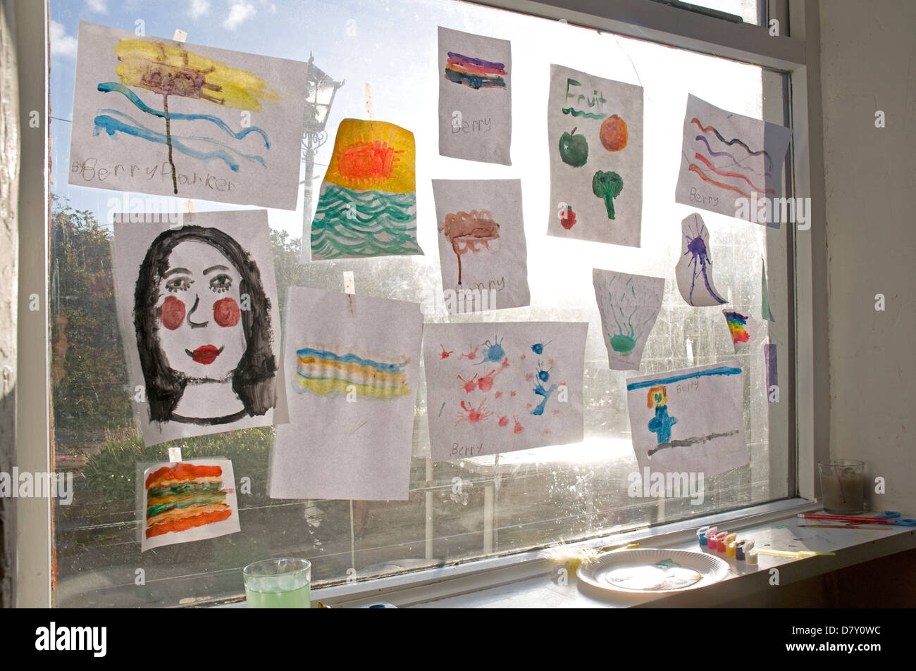 Drawings on window hi-res stock photography and images - Alamy