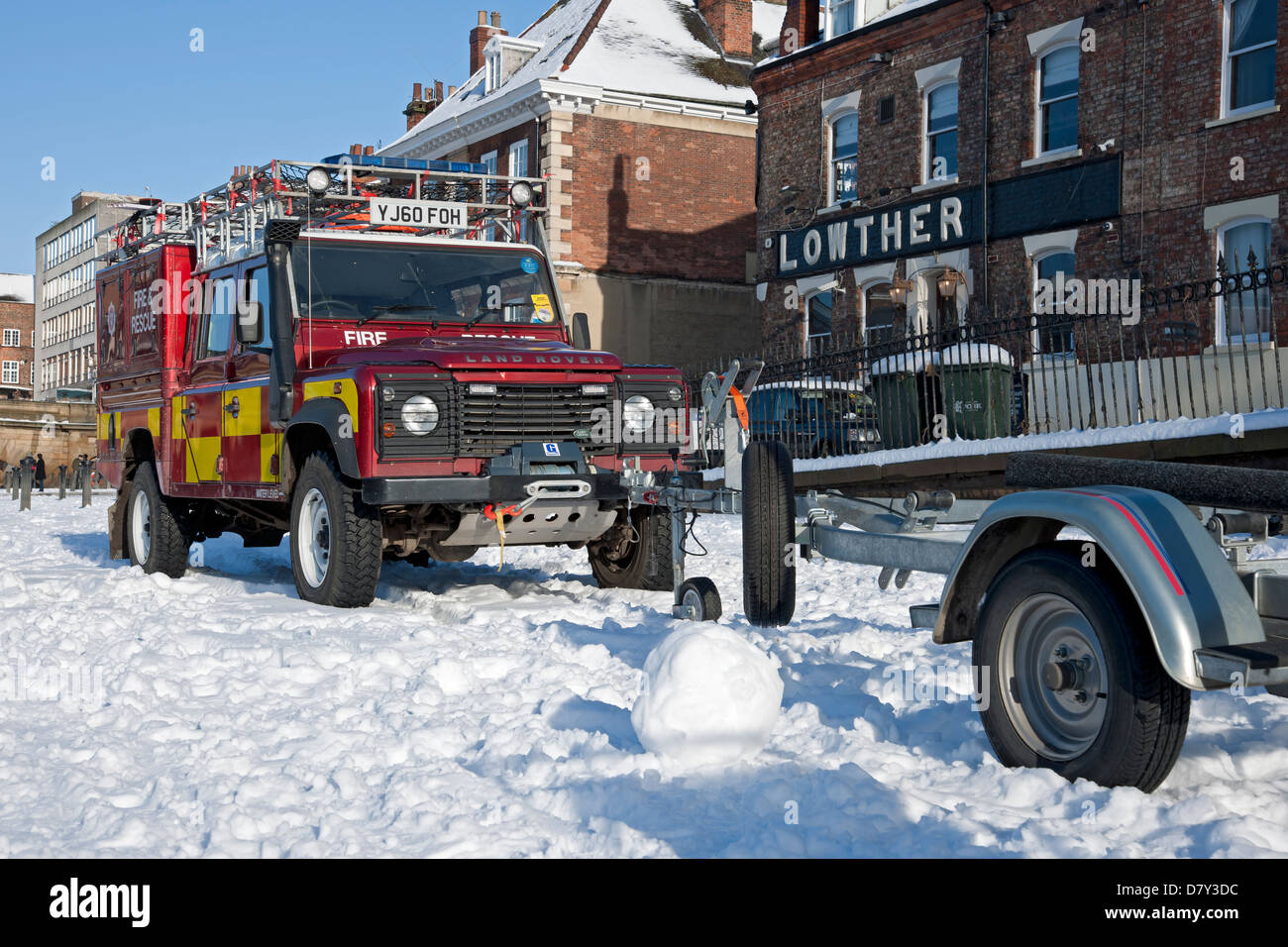 Fire rescue service land rover hi-res stock photography and images - Alamy