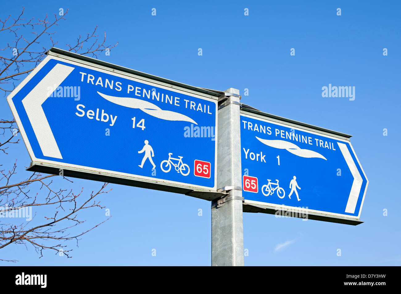 Cycle route signs near hi-res stock photography and images - Alamy