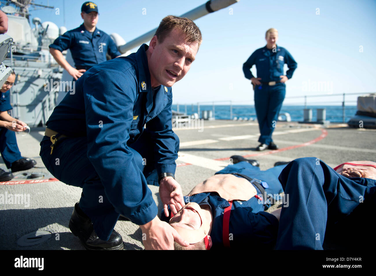 Sailors conduct medical training Stock Photo - Alamy